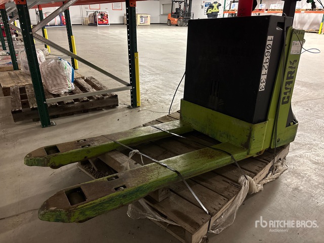 Clark WPX45 4500 lb Electric Pallet Jack | Ritchie Bros. Auctioneers