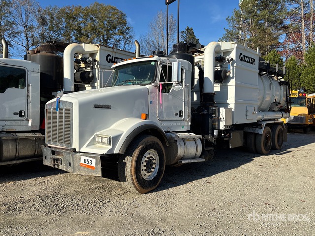 Vactor Guzzler on 2015 Kenworth T800 6x4 Vacuum Excavator Truck ...