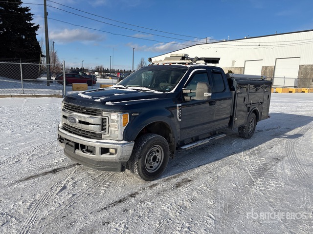 2017 Ford F-250 XLT 4x4 Extended Cab Utility Truck | Ritchie Bros ...