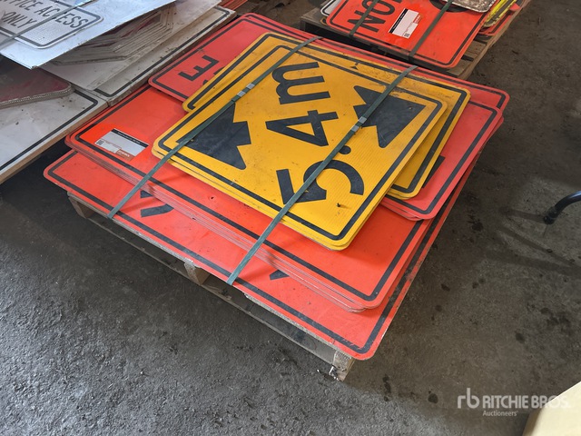 Quantity of Road Signs | Ritchie Bros. Auctioneers