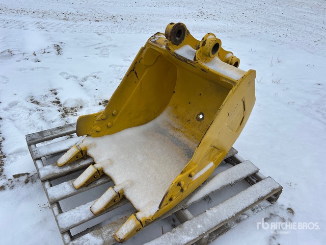 26 in Digging Backhoe Rear Bucket | Ritchie Bros. Auctioneers