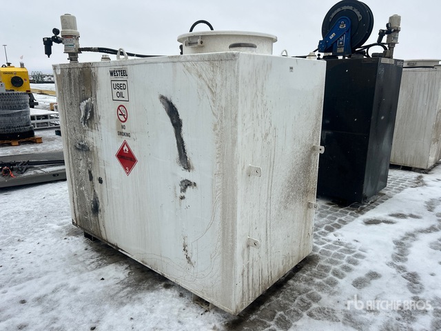 2015 Westeel 2499 L Portable Steel Used oil Tank | Ritchie Bros ...