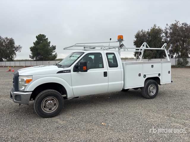 2013 Ford F-350 XL 4x4 Extended Cab Utility Truck | Ritchie Bros ...