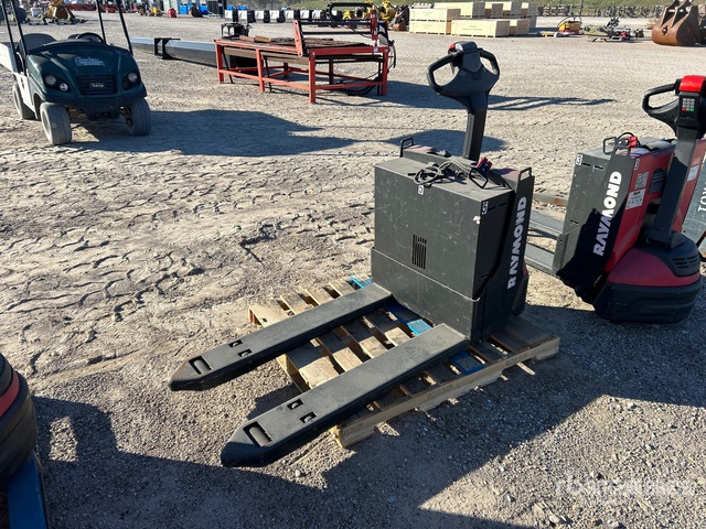 2016 Raymond 8210 1580 lb Electric Pallet Jack | Ritchie Bros. Auctioneers