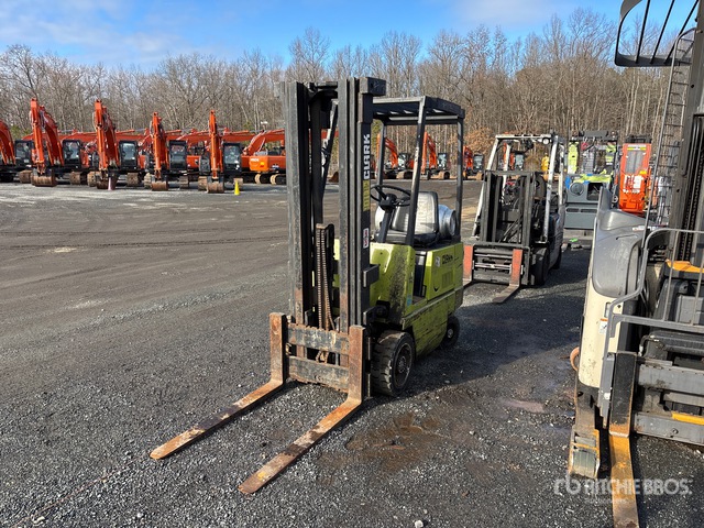 2005 Clark GCS15 2700 lb Cushion Tire Forklift | Ritchie Bros. Auctioneers