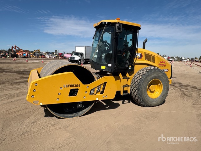 2024 Cat CS10 GC Compacteur à tambour lisse | Ritchie Bros. Auctioneers