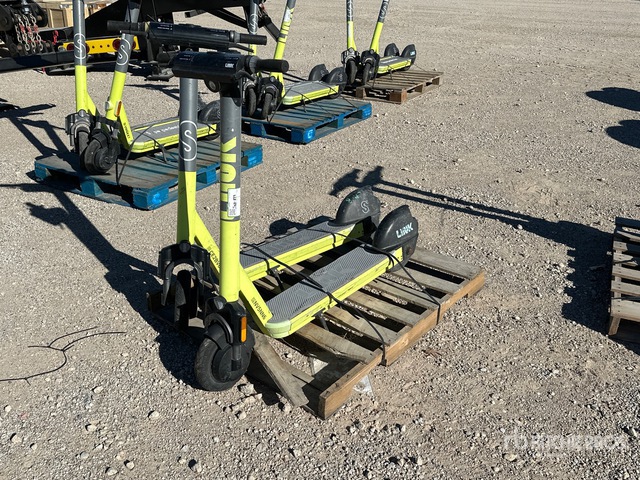 Quantity of 2 Electric Link Scooters Scooter | Ritchie Bros. Auctioneers