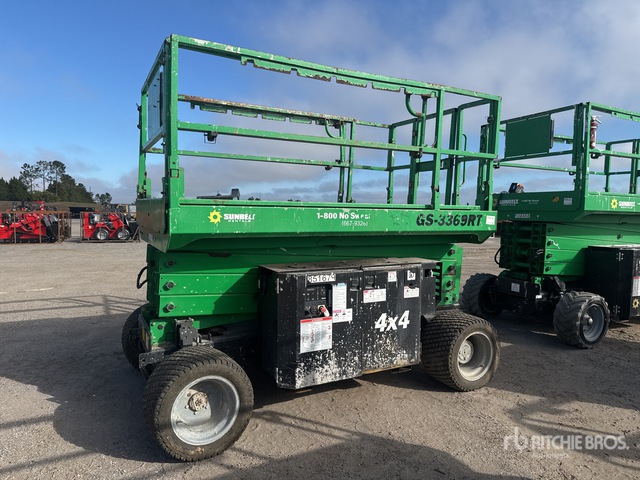 Genie GS-3369RT Diesel Scissor Lift | Ritchie Bros. Auctioneers