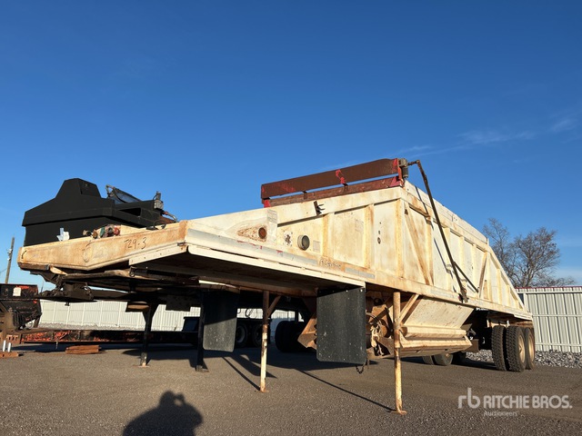 15 ft 6 in T/A 1992 Belly Dump Trailer | Ritchie Bros. Auctioneers