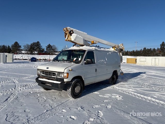 2002 Altec 200AV 29.8 ft on 2001 Ford E350 4x2 Van Mounted Aerial Lift ...