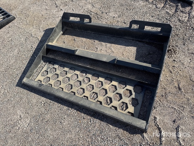 All-Star 45 in Skid Steer Attachment Mounting Plate (Unused) | Ritchie ...