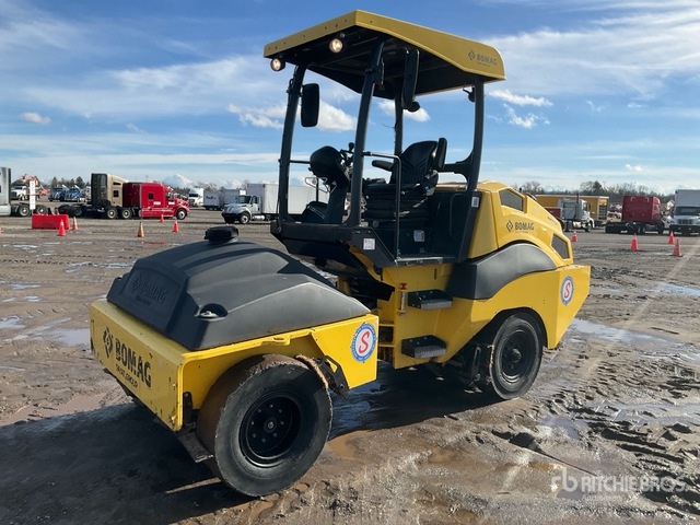 2022 Bomag BW11RH 9 Wheel Pneumatic Roller | Ritchie Bros. Auctioneers