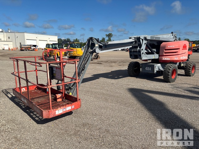 2015 Skyjack SJ63AJ 4WD Dual Fuel Articulating Boom Lift | Ritchie Bros ...