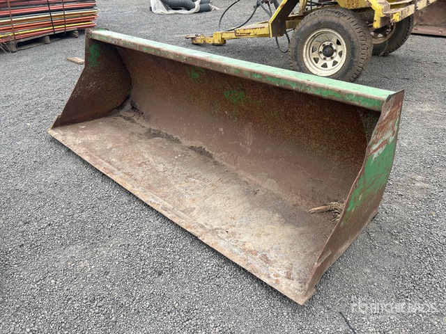 John Deere 2200 mm General Purpose Ag Tractor Bucket | Ritchie Bros ...
