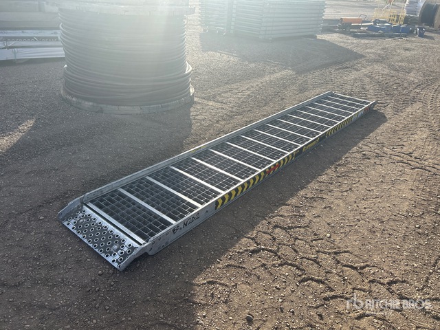Roadwarrior 26 in x 13 ft 6 in Walk Ramp - To Fit Refrigerated Trailer ...