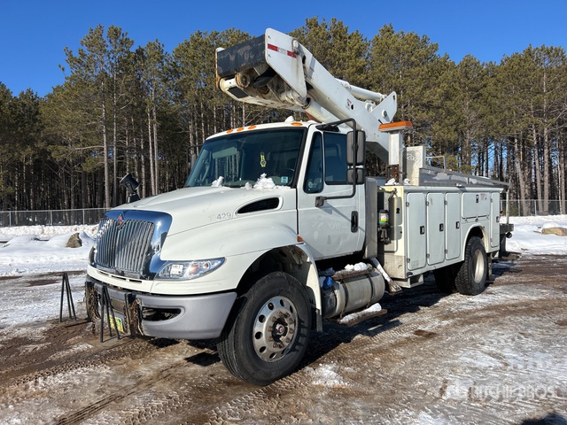 2015 Versalift VST-5000I02 on 2016 International 4300 4x2 Bucket Truck ...