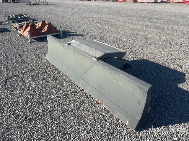 Cat M322 96 in Blade Attachment | Ritchie Bros. Auctioneers