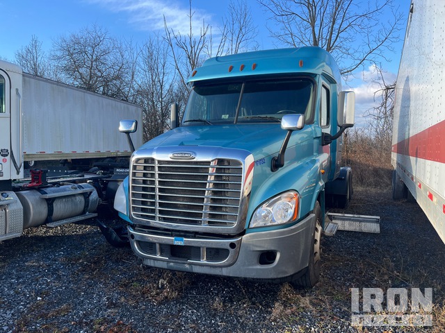 2016 Freightliner Cascadia 6x4 T/A Sleeper Truck Tractor (Glider Kit ...
