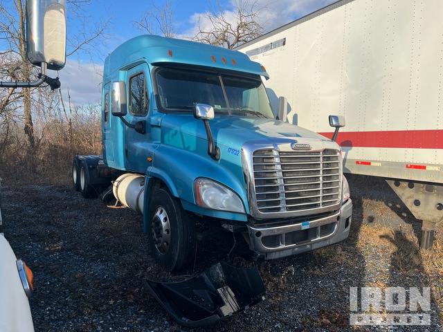 2016 Freightliner Cascadia 6x4 T/A Sleeper Truck Tractor (Glider Kit ...