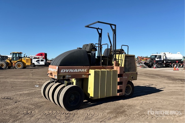 2005 Dynapac CP142 9 Wheel Pneumatic Roller | Ritchie Bros. Auctioneers