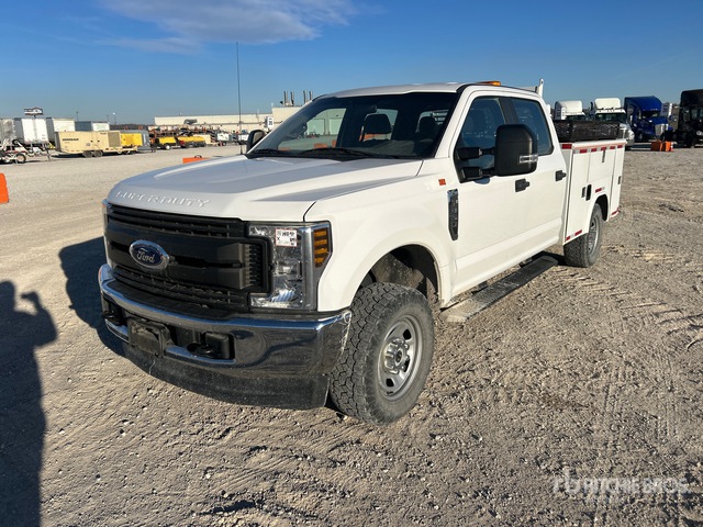 2018 Ford F-350 4x4 Crew Cab Utility Truck | Ritchie Bros. Auctioneers