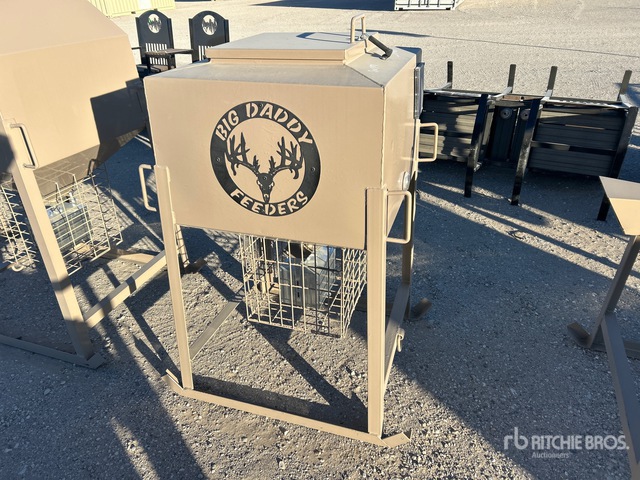 Big Daddy 500 Solar Corn Deer Feeder (Unused) | Ritchie Bros. Auctioneers