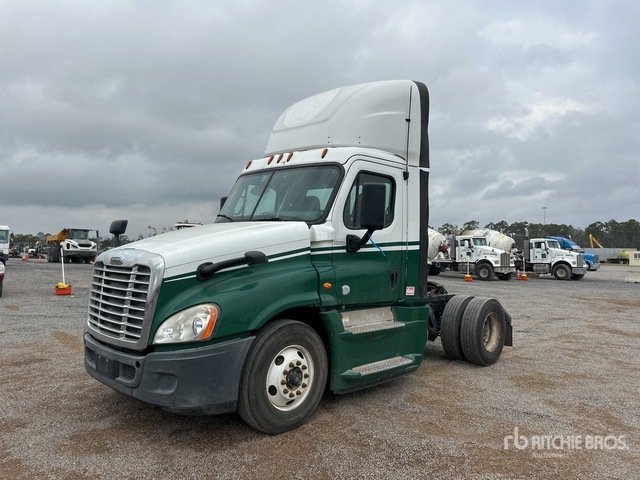 2017 Freightliner Cascadia 125 4x2 S/A Day Cab Truck Tractor | Ritchie ...