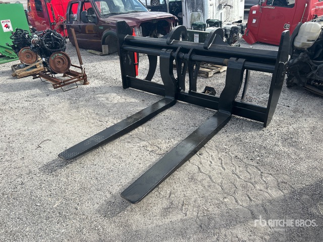 Cat 72 in Wheel Loader Forks - Fits Cat 950 | Ritchie Bros. Auctioneers