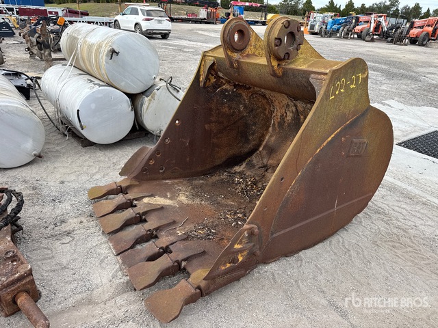 Cat 60 in Digging Excavator Bucket - Fits Cat 330D | Ritchie Bros ...