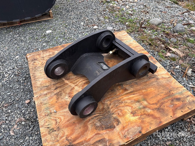 Castle WBM-200 WBM Excavator Coupler - Fits Hitachi / JD 200 | Ritchie ...
