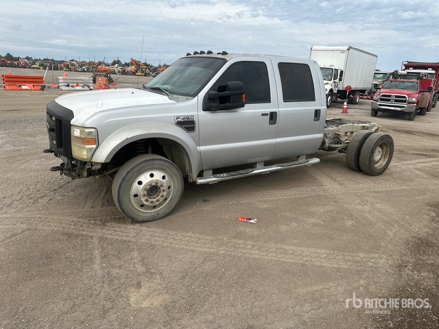 2007 Ford F-450 Lariat 4x4 Crew Cab Fahrgestell | Ritchie Bros. Auctioneers