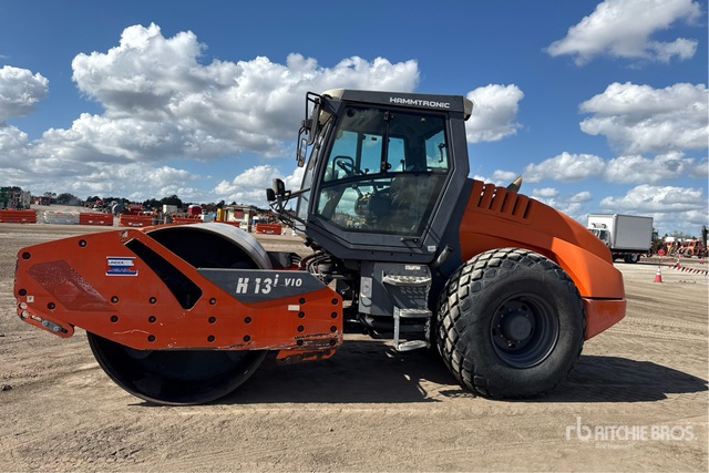 2014 Hamm H 13i VIO Smooth Drum Compactor | Ritchie Bros. Auctioneers