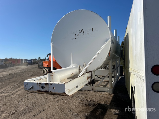 2017 Klein KPT-120 12000 gal S/A Portable Water Tower | Ritchie Bros ...