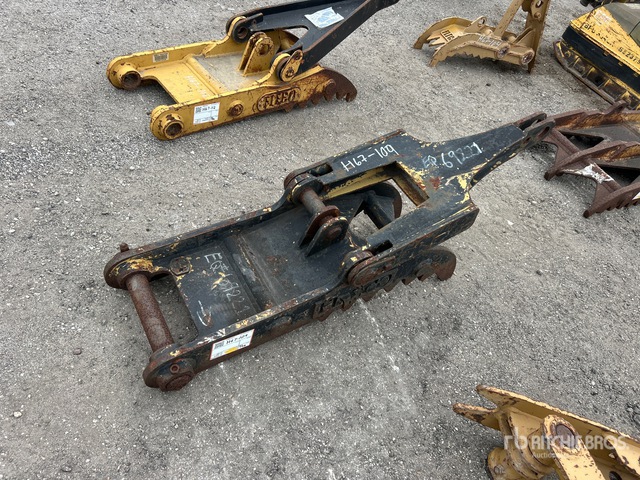 Felco 46 in Excavator Thumb | Ritchie Bros. Auctioneers