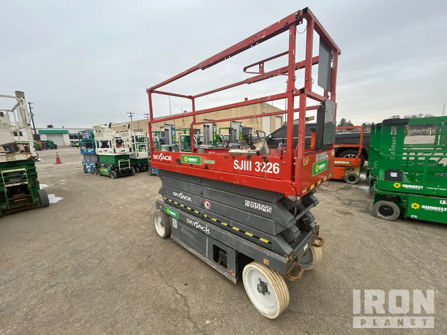 2015 Skyjack SJIII 3226 Electric Scissor Lift in Columbus, Ohio, United ...