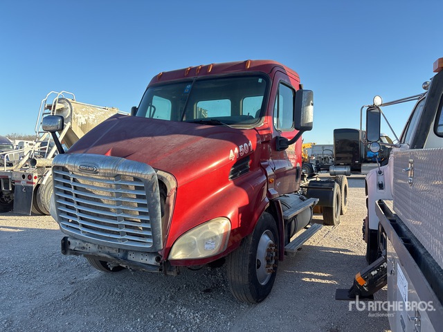 2015 Freightliner Cascadia 113 6x4 T/A Day Cab Truck Tractor ...