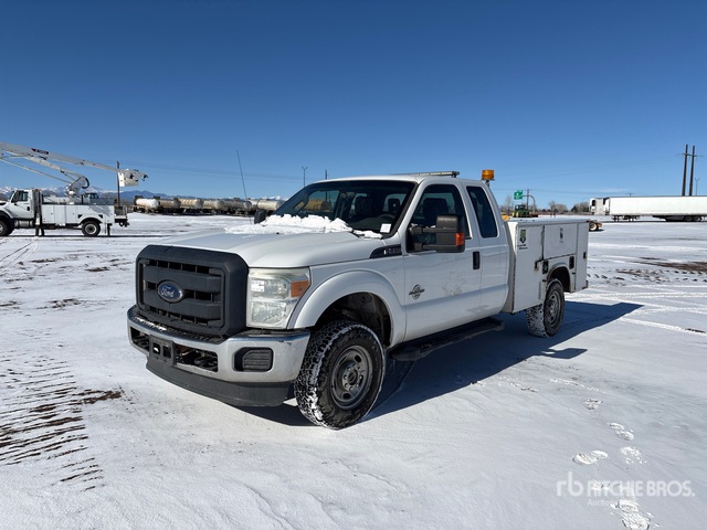 2013 Ford F-350 4x4 Extended Cab Utility Truck | Ritchie Bros. Auctioneers
