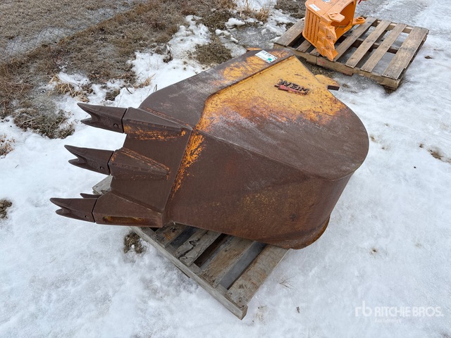 WBM 24 in Digging Frost Excavator Bucket | Ritchie Bros. Auctioneers