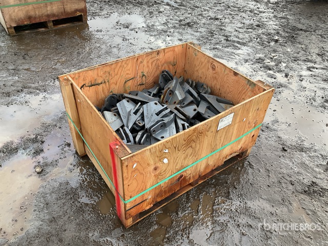 Quantity of (100) Strickland (Right Hand) Bucket Zähne (Unused) - Fits ...