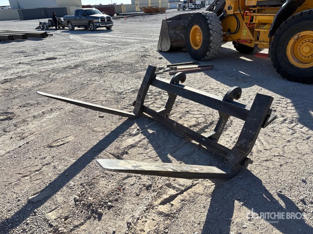 56 in Q/C Wheel Loader Forks - Fits Volvo L90 | Ritchie Bros. Auctioneers