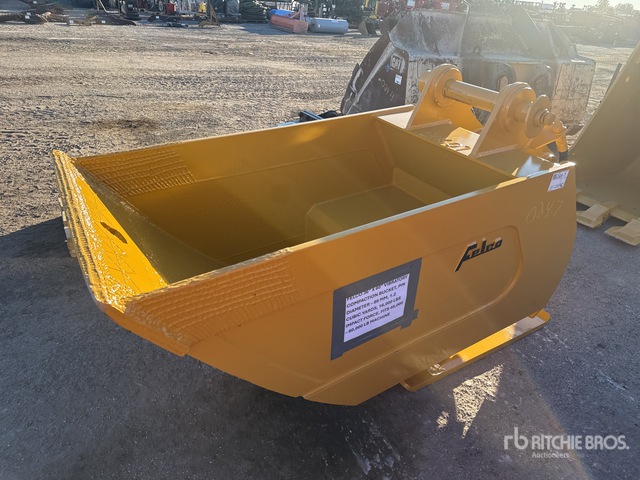 Felco 60 in 1.2 cyd Compaction Excavator Crusher Bucket | Ritchie Bros ...