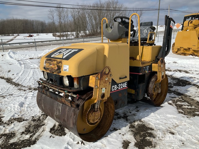 2004 Cat CB-224E Double Drum Roller | Ritchie Bros. Auctioneers