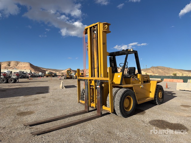 1985 Cat V300B 30000 lb Pneumatic Tire Forklift | Ritchie Bros. Auctioneers