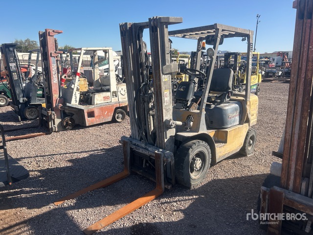2002 Cat GP25K Pneumatic Tire Chariot Élévateur (Inoperable) | Ritchie ...