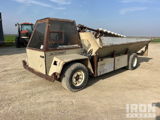 JackRabbit 400-180 14 ft x 104 in 4x2 Hydraulic Nut Cart | Ritchie Bros ...