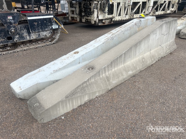Quantity of (2) DB80 4 m Tapered Comcrete Barrier | Ritchie Bros ...