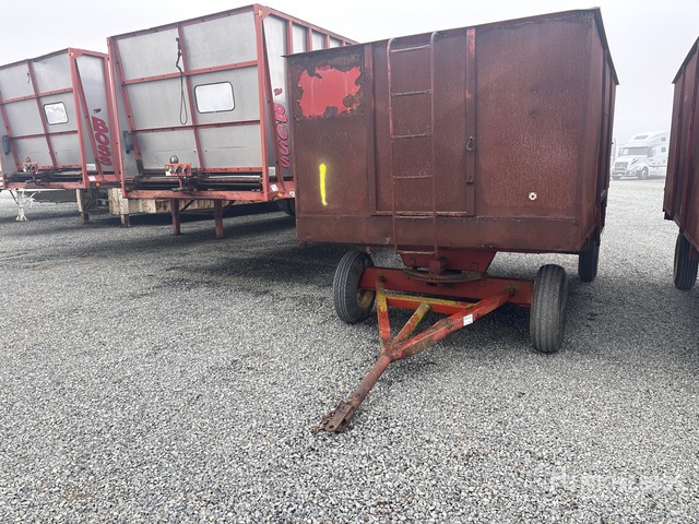S/A Turntable Walnut Trailer | Ritchie Bros. Auctioneers