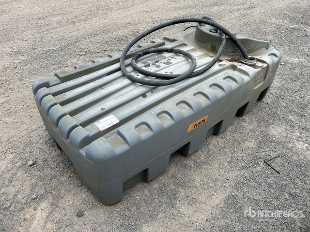 Silvan Selecta 400 L Portable Poly Diesel Fuel Tank | Ritchie Bros ...