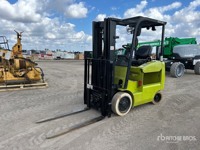2012 Clark ECX25 4800 lb Chariot Élévateur Électrique | Ritchie Bros ...