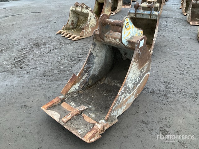 Euro Fab 660 mm Digging Excavator Bucket | Ritchie Bros. Auctioneers
